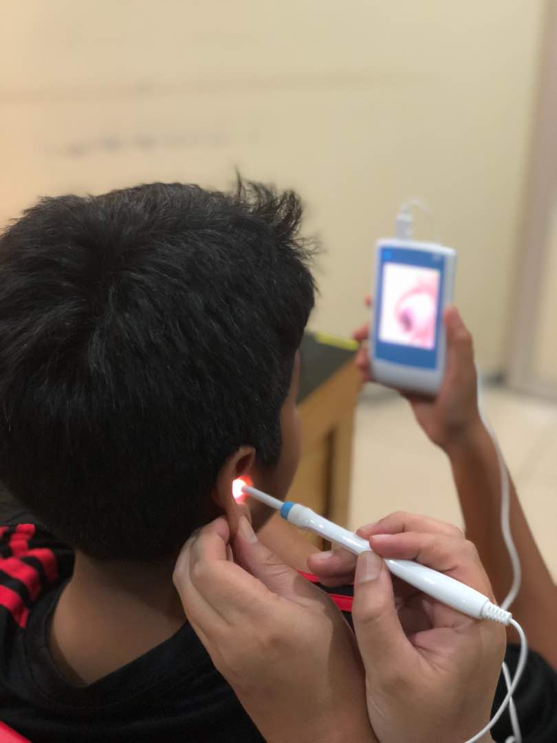 Pemeriksaan Telinga – Klinik Putra